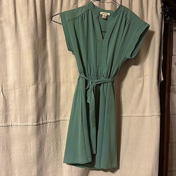 Monteau Los Angeles | Dresses | Monteau Cap Sleeve Lined Polyester ...